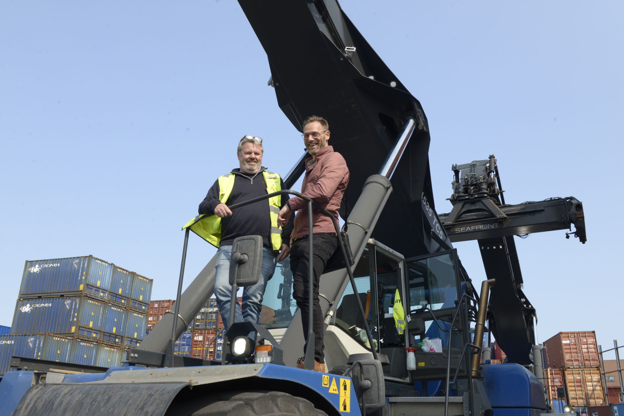 Making reach stackers work smarter – Optilift | Artificial intelligence ...